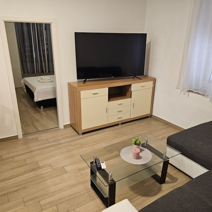 Jadran 2 Bedroom Ap For 6 People - Zadar