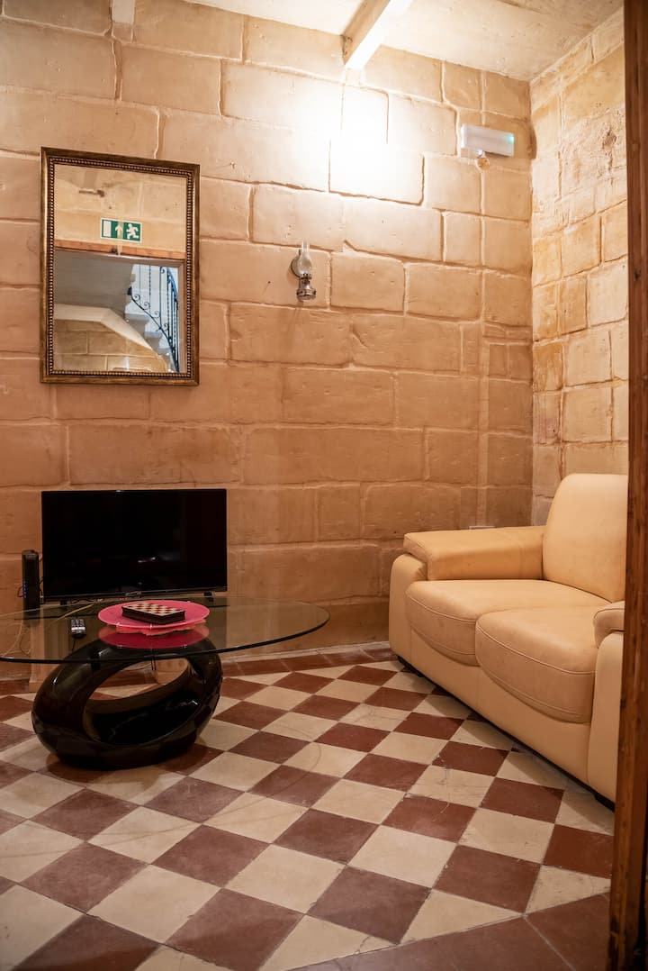 Senglea Charming 2 Bdr Townhouse - Valletta