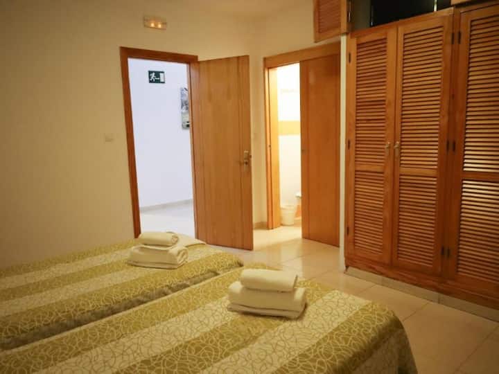 Cuádruple Baño Privado Interno - Andújar
