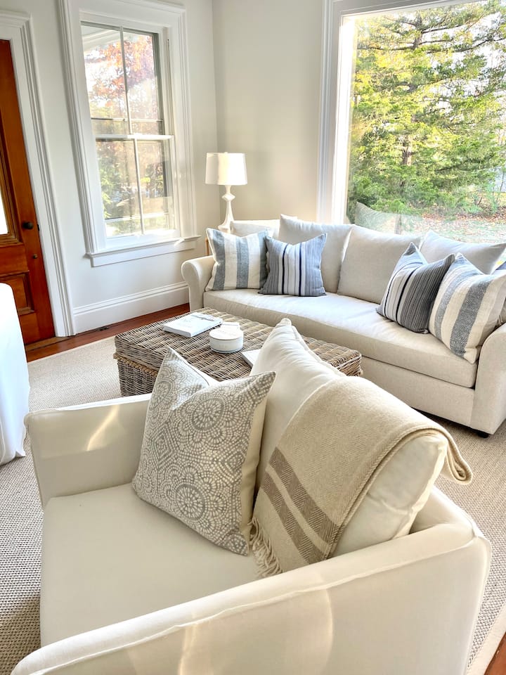 Private 2-acre Coastal Compound With Pool•cottage - Old Saybrook, CT