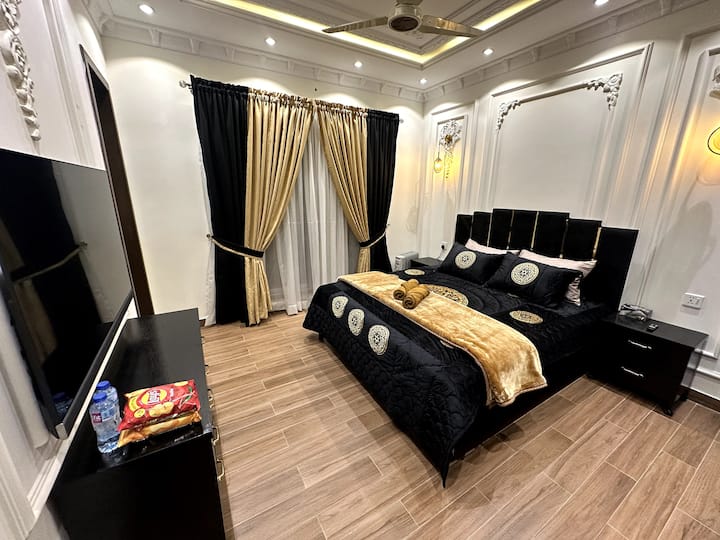 House In Dha Phase 9, Lahore - ラホール