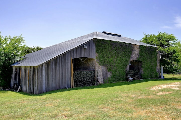 The Barn At Bella Nido - Dripping Springs, TX