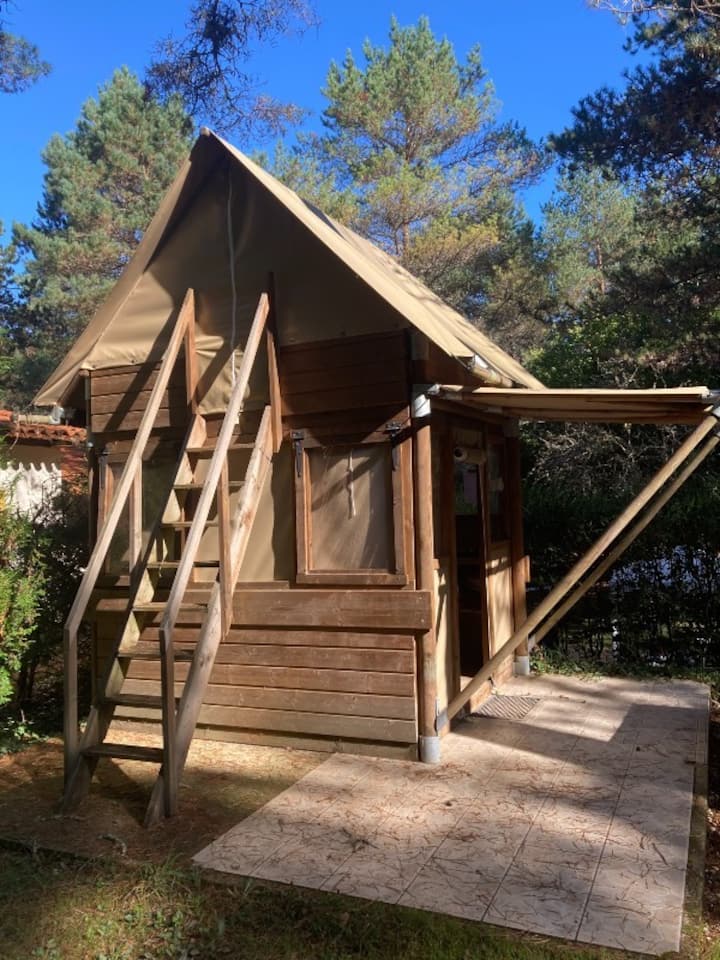 Cabane éTape Camping à La Ferme - Sarlat-la-Canéda