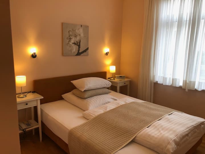 Einzelzimmer - Cologne