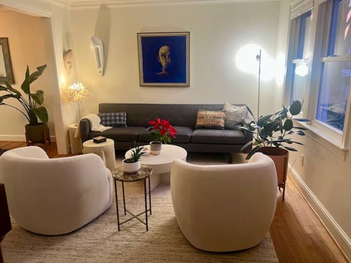 Private Room & Bath • Beautiful Arlington Home - Arlington, VA