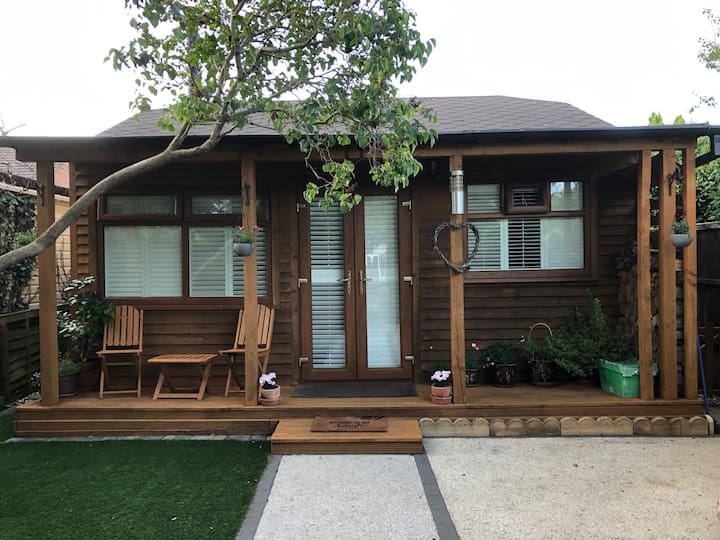Self - Contained Peaceful Cabin - Christchurch