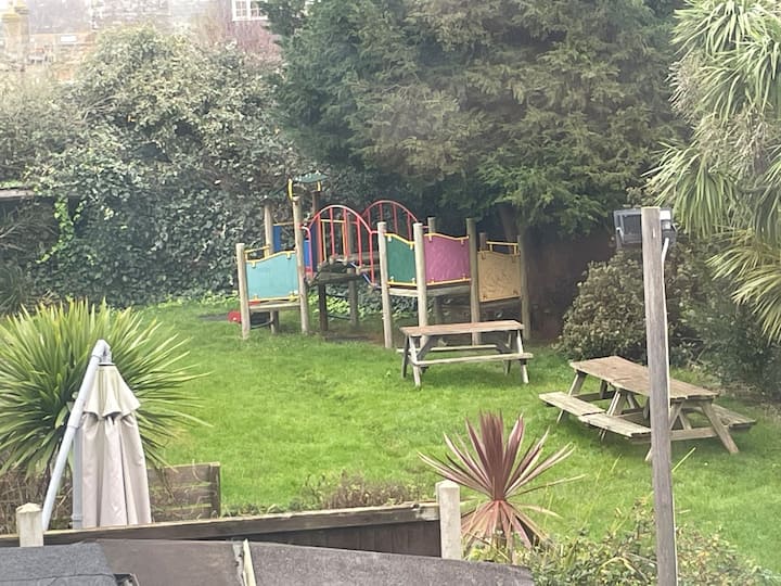 Minster Meze And Grill Airbnb - Westgate-on-Sea