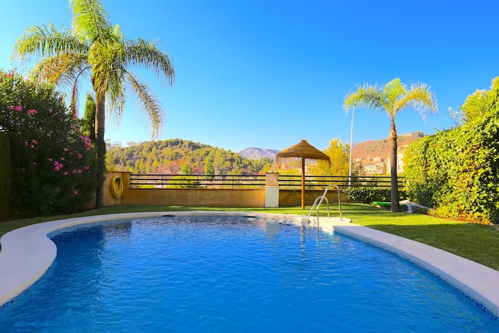 Spacious Vacation Rental Home - Málaga