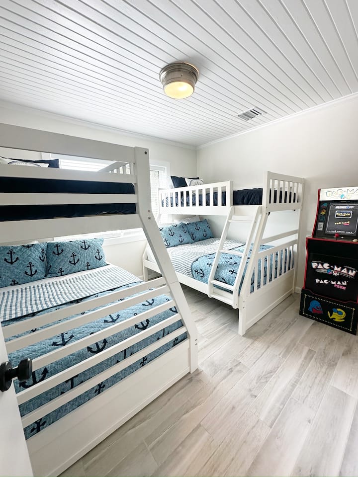 Charming By The Sea - The Bahamas