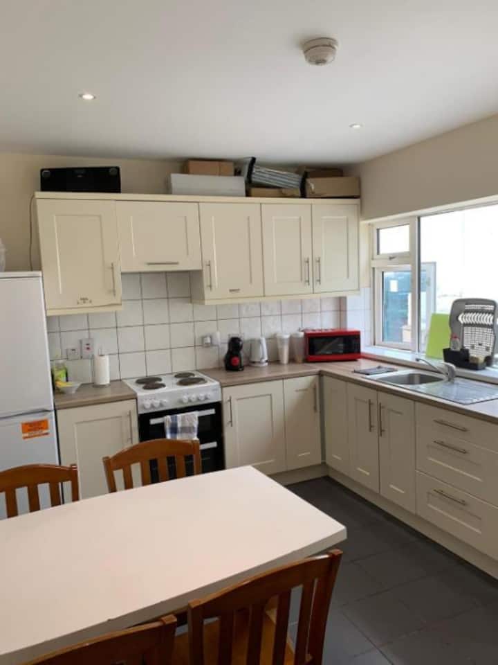 Cozy Cottage With Twin Beds - Ashbourne