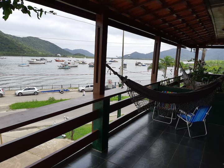 Quarto Com Banheiro Frente Canal Bertioga - Brasil