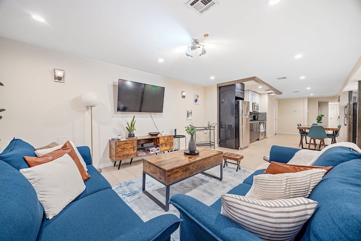 Crown Heights 6bd Haven - Brooklyn, NY