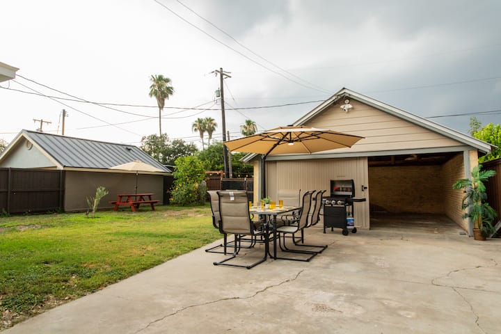 5 Min From Plaza Mall • Relax & Grill • Cozy Home - McAllen, TX