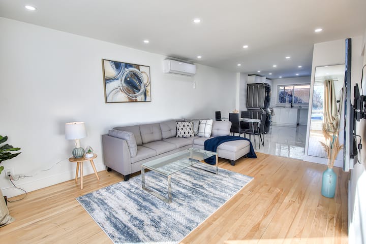 New & Upscale Home With Parking - Pointe-Claire