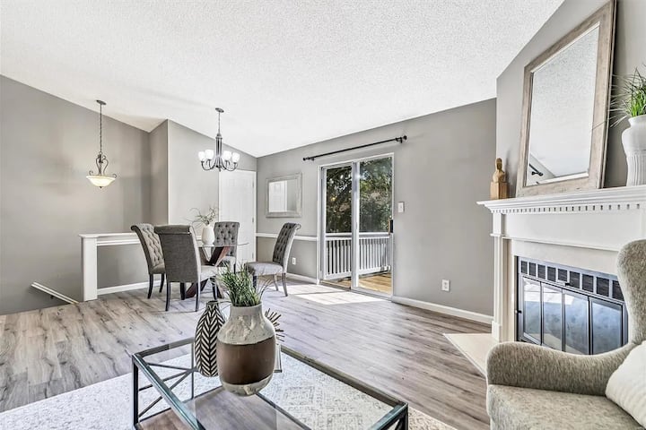 Condo | Prime Location, Near Stl - Kirkwood, MO