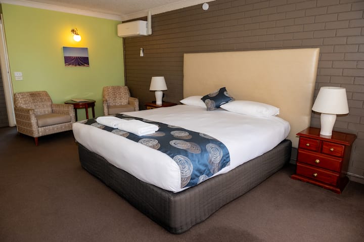 King Spa Room - Tumut
