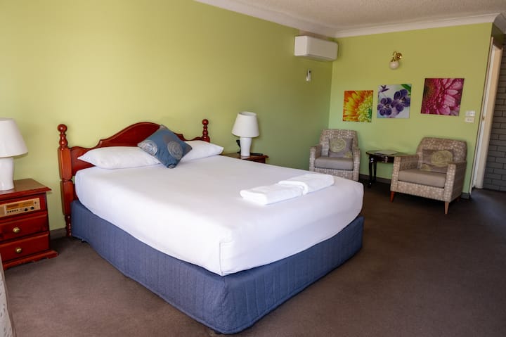 Queen Spa Room - Tumut