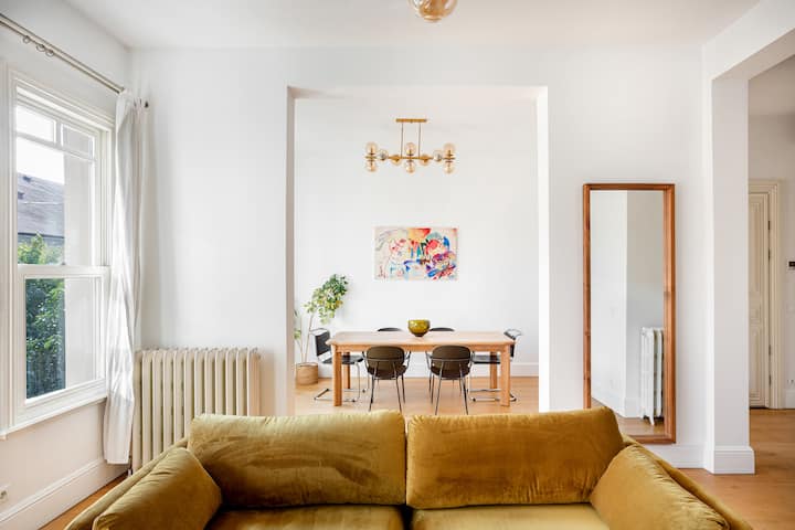 Elegant High-ceiling 3br W. Balcony In Galata (L6) - تركيا