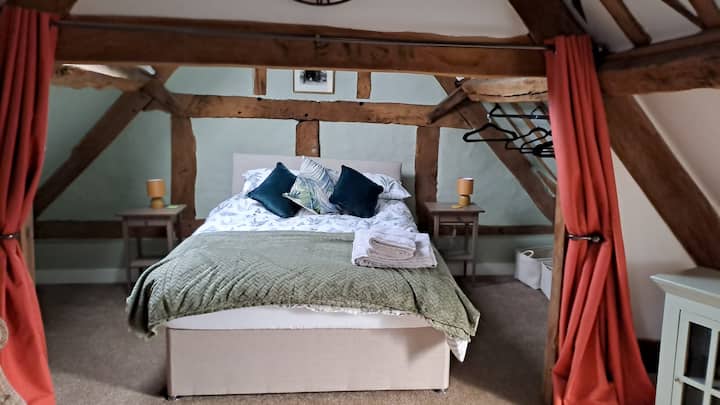 Characterful Malthouse Apartment - Much Wenlock