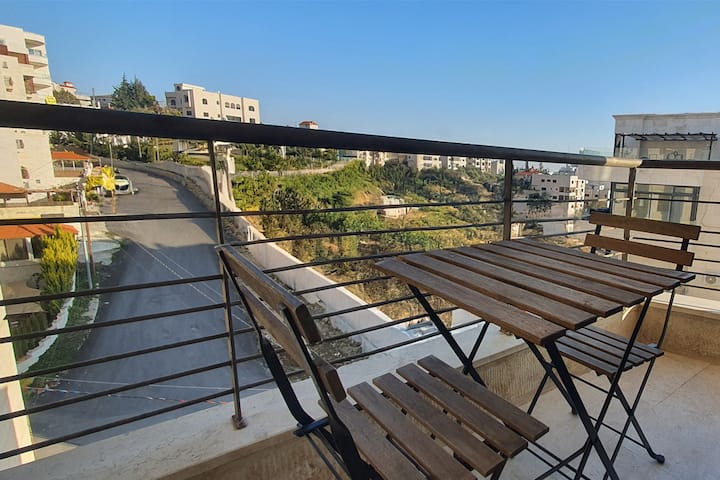 Family Comfort | 2br With Balcony Haven - Ammán