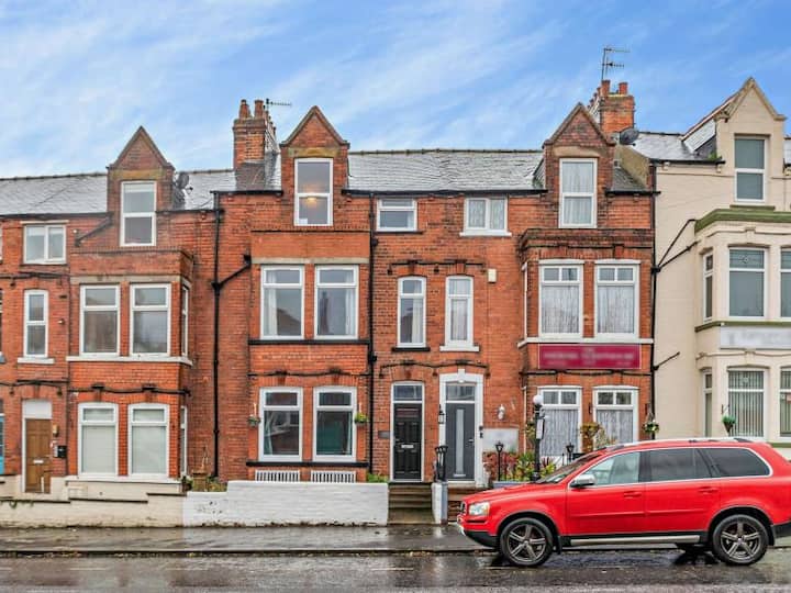 159, Sleeps 8+1,  5 Bedrooms - Scarborough