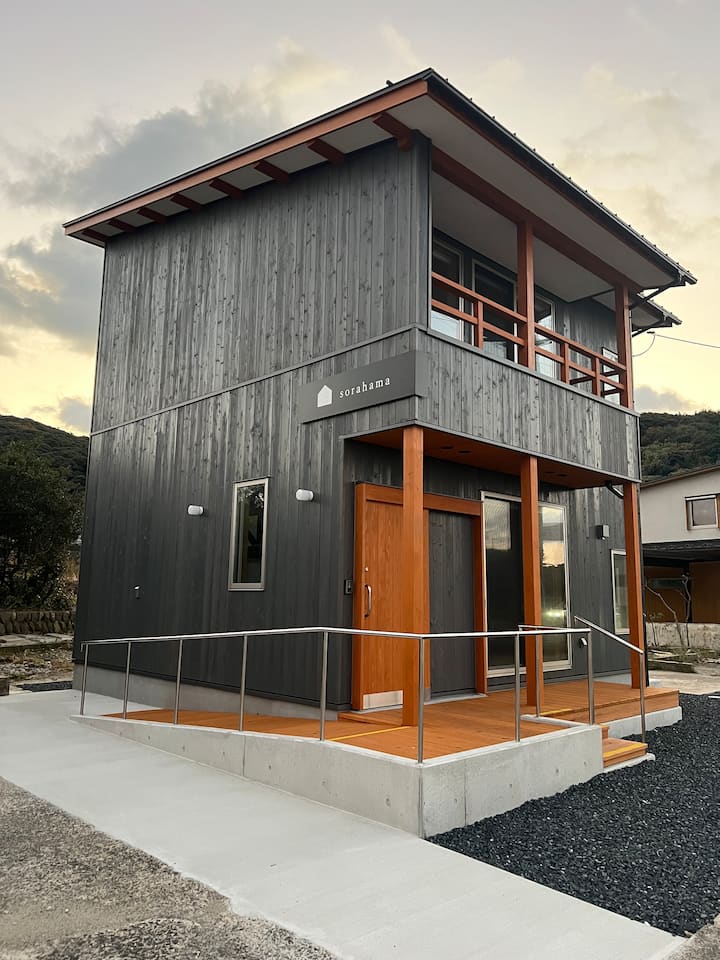 海まで1分！
愛犬と泊まれる新築
キッチン付き
1日1組限定宿！ - Tottori