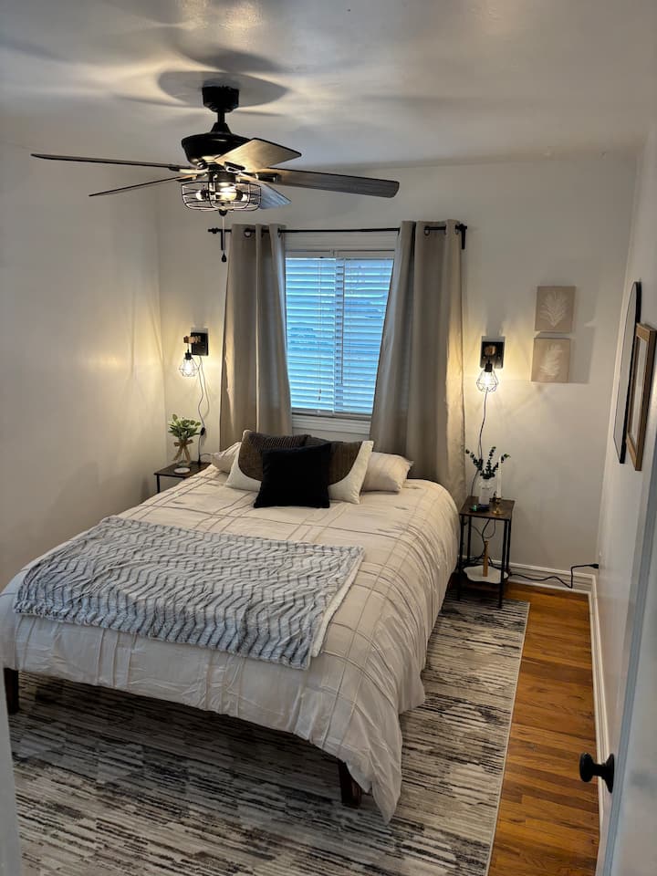 Cozy Mountain-view Retreat - Ogden, UT