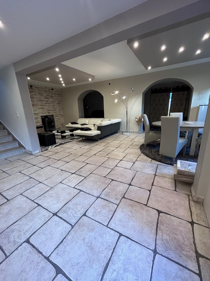 Maison Familiale à Nîmes - Nîmes