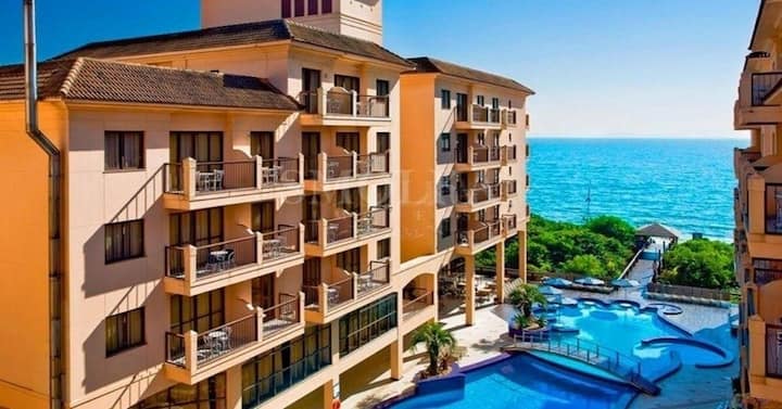 Pé Na Areia Em Jurere - Florianópolis
