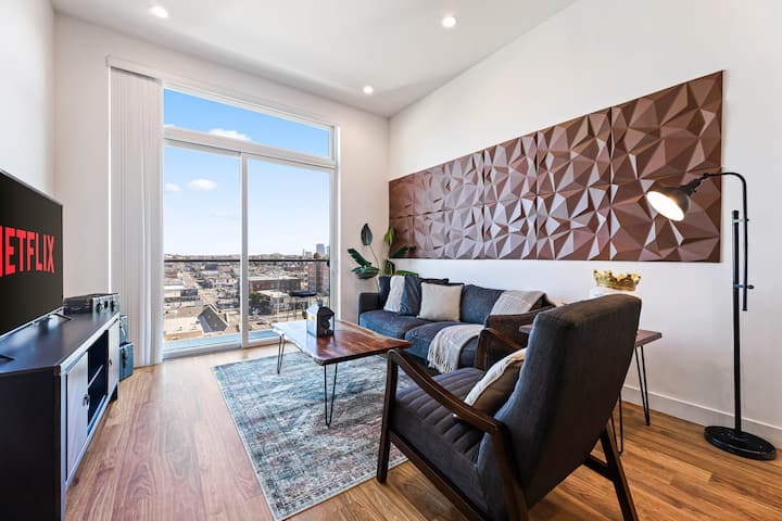 The Bliss Suites-top Floor W/epic Views + Parking - Los Angeles, CA