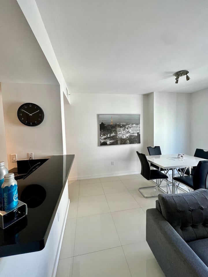 Brickell One Bedroom Getaway - Miami, FL