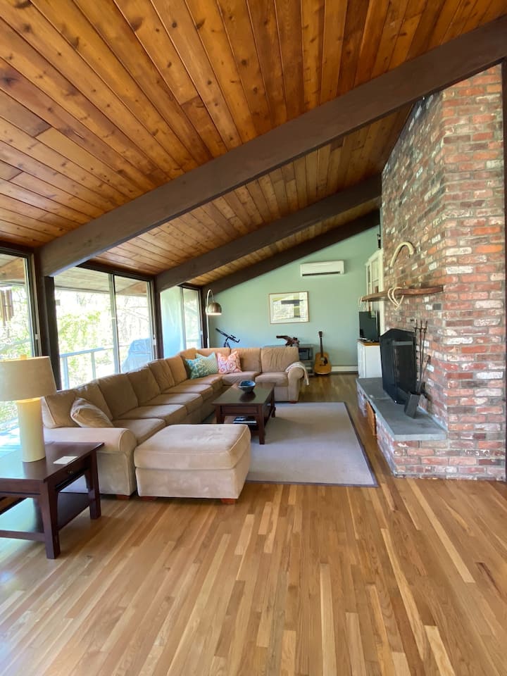 Private Chilmark Escape Sleeps 6 - Chilmark, MA