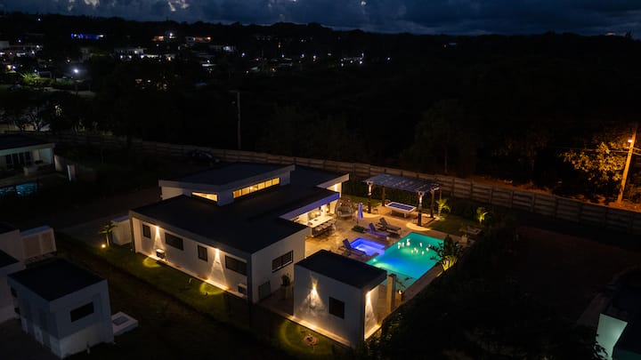 Pool Table • Jacuzzi • Luxury • Charming Style. - Sosúa