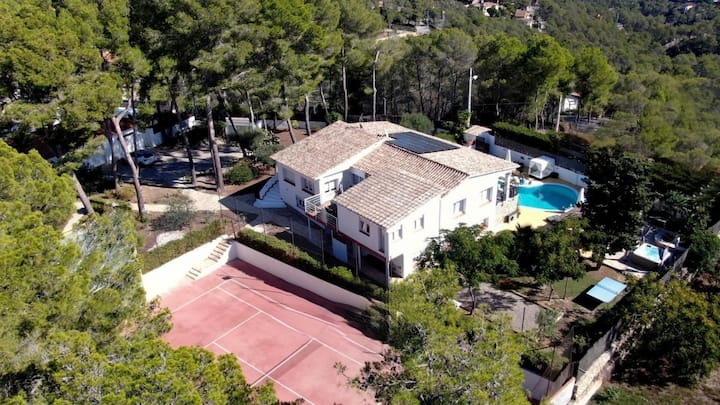 La Casa Delviga - Azul - Vilafranca del Penedès