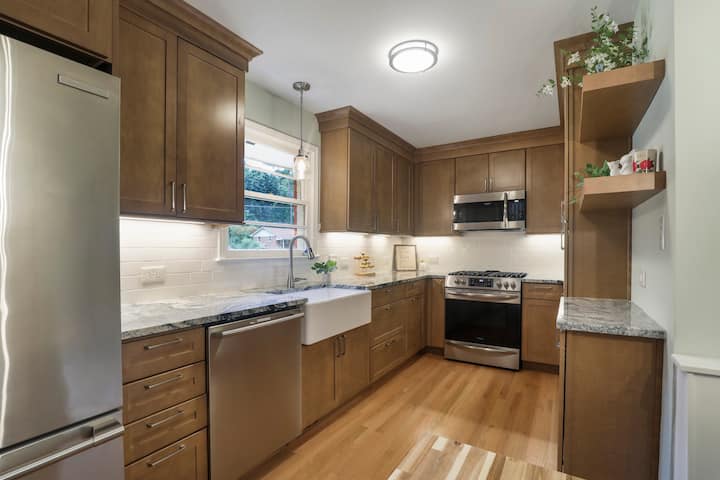 Home In Carrboro, Fully Renovated! - Chapel Hill, NC