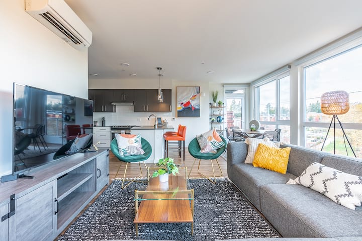 *Bellevue Luxe 3br W/ Balcony - Prime Location!* - Bellevue, WA