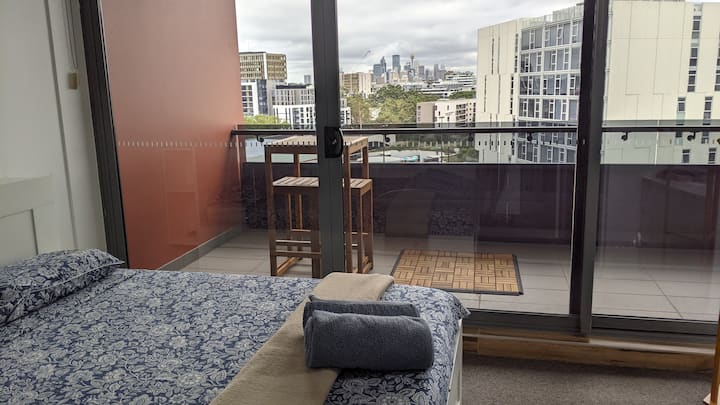 Private Room With City Views - Moore Park