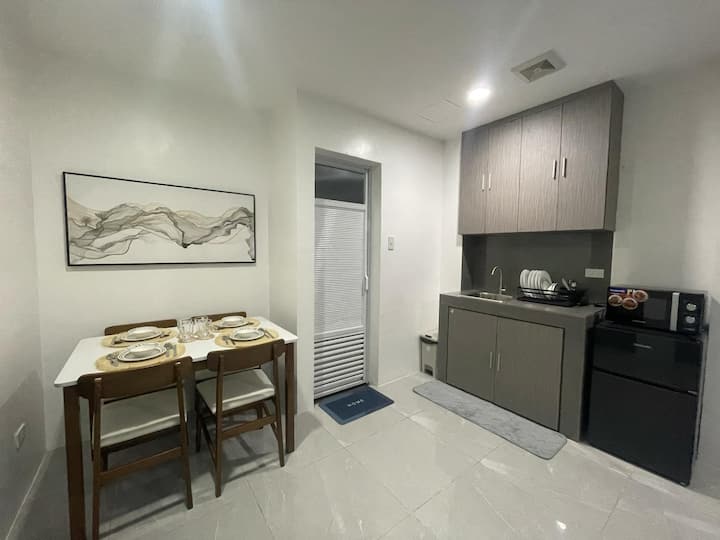 Cozy 2br Condo In Makati Gpj Residence - Manille