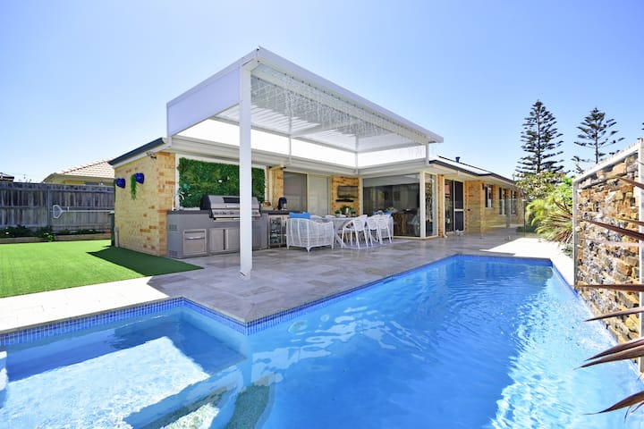 Stunning Home With Swim Up Bar - Mindarie