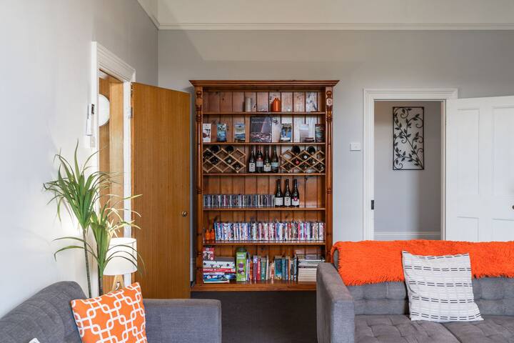 Hendersons, River Views | Pool | Gravelly Beach | Tamar Valley Wine Route - Tamar Valley
