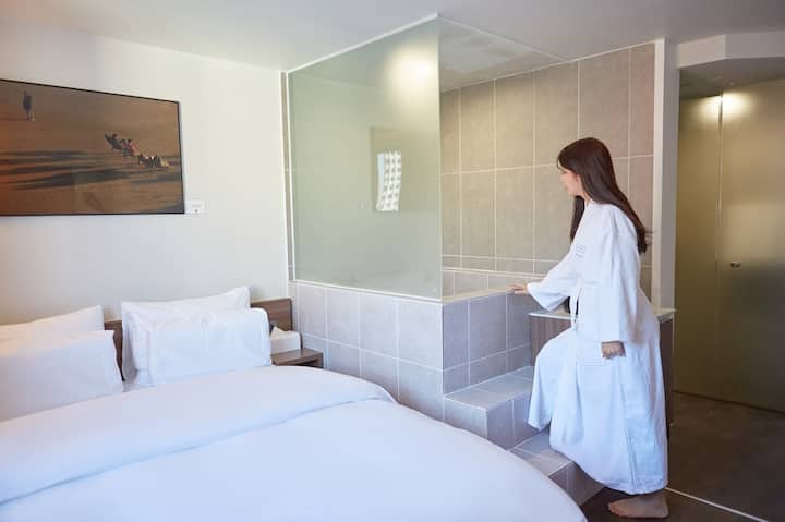 [아늑 남포] 스파 #조적욕조 #퀸사이즈침대 #스마트Tv #4성급 호텔침구 #남포역4분 - Pusan