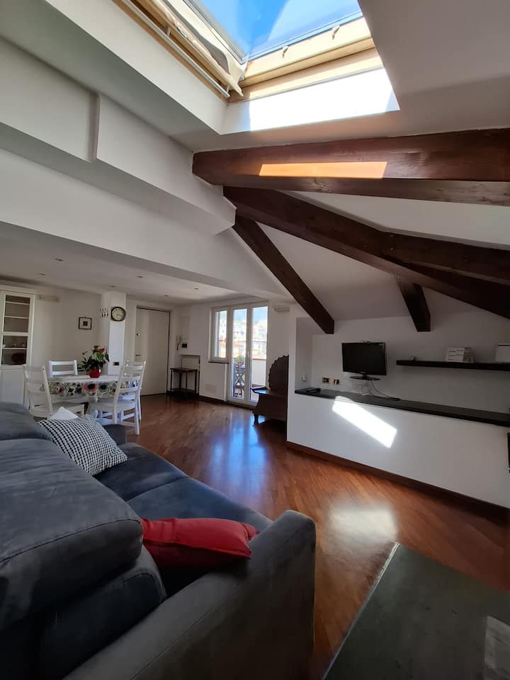 Una Mansarda In Pieno Centro - Salerno