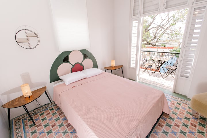 Casa Colonial / 1 Min. Walk To Beach / Sleeps 6 - Aguadilla