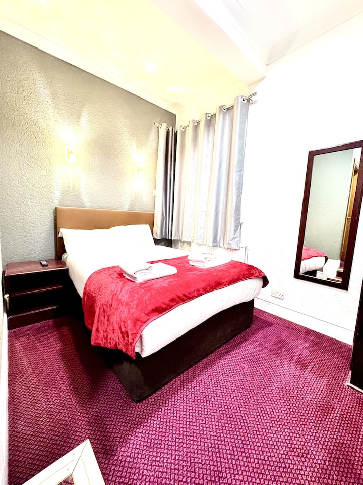 Double Room At George And Dragon Place. - Chester