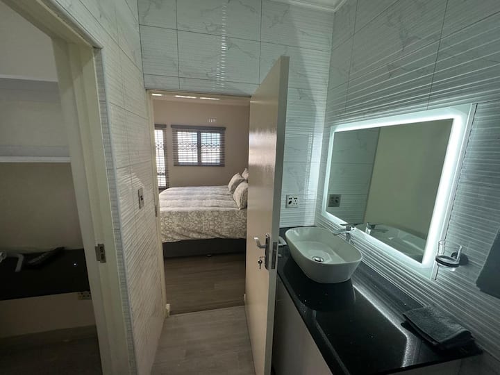 Upmarket Private Oasis - Umhlanga