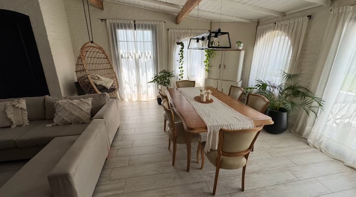 Casa Con Pileta Y Amplio Parque - Tandil