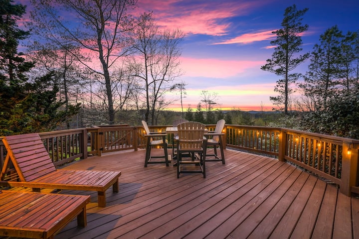 Deer Haven Cottage I Long Range Mountain View - Ellijay, GA