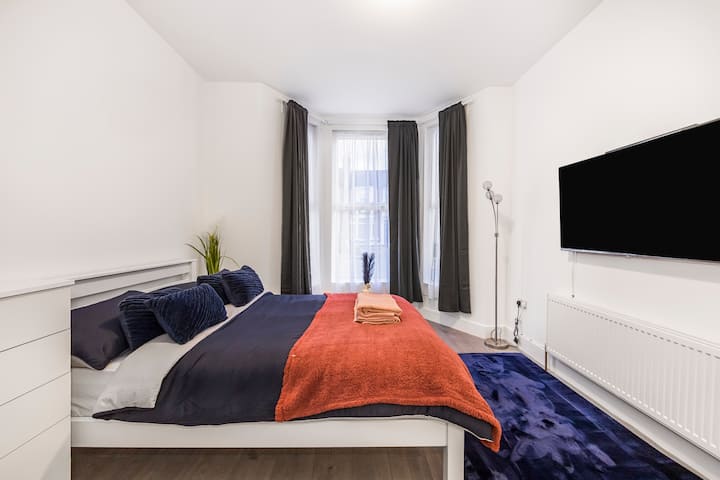 Amazing Flat Centrally Located - London - Ilford