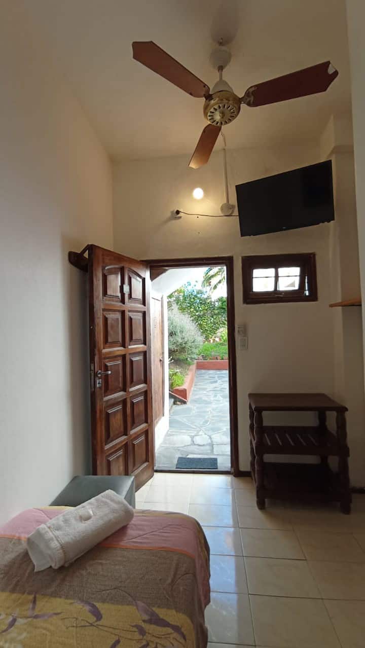 Simple Pequeña Con Baño Privado - Villa Gesell