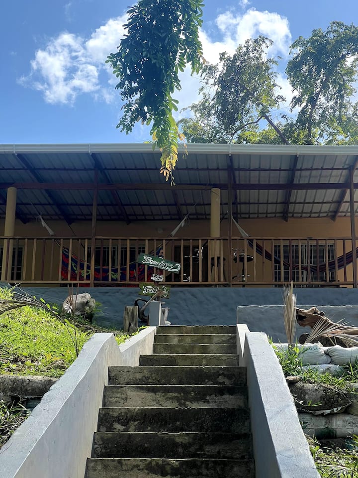 Casa Maya! Encanto Caribeño Con Vista Al Mar - Necoclí